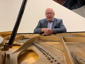 The Maene-Viñoly Concert Grand Piano and Its Ergonomic Keyboard