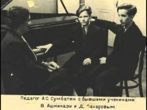 Vladimir Ashkenazy, Pianist and Conductor: His Family and Student Life
